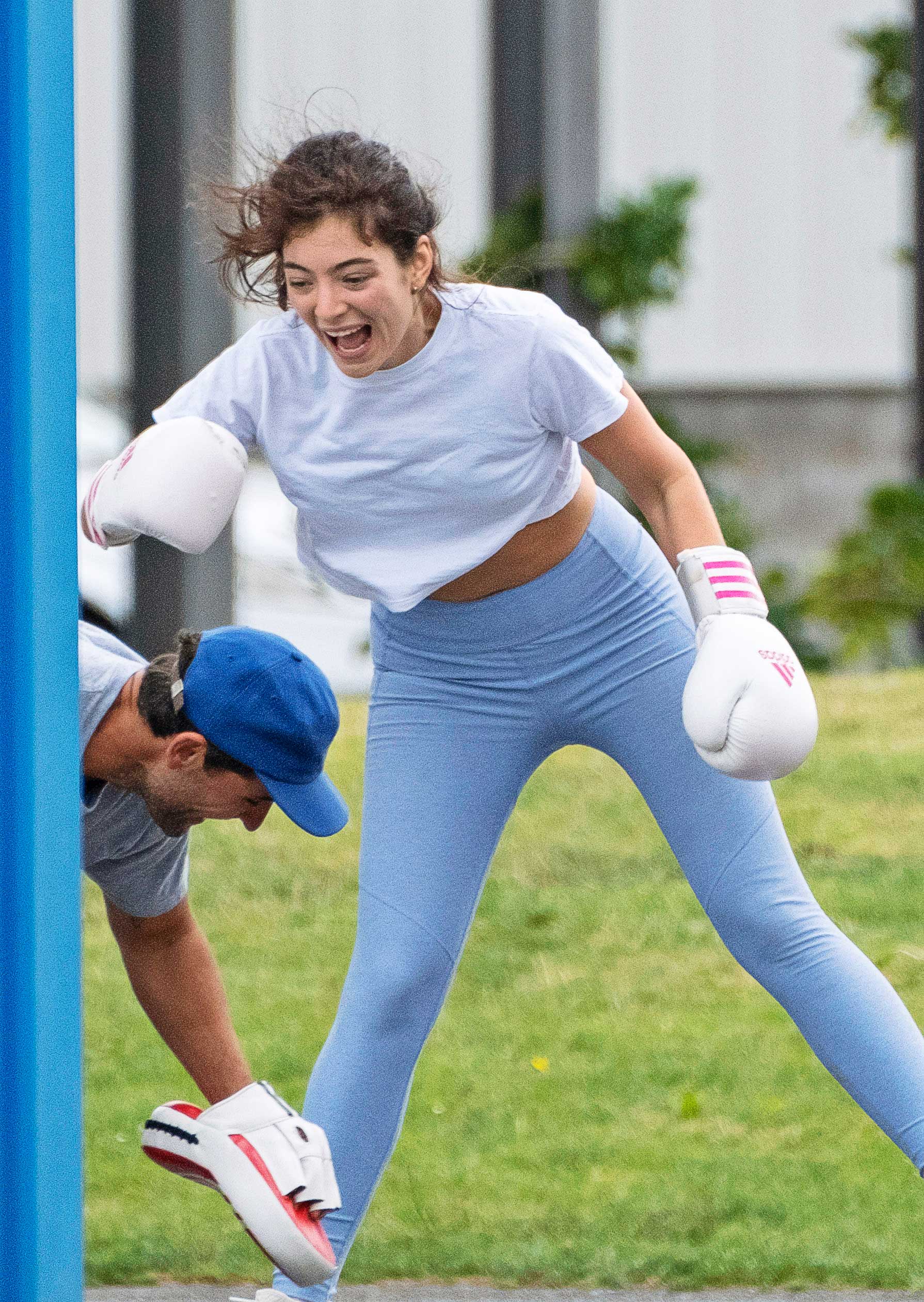 Lorde shows her personal trainer who's boss during a boxing bootcamp ...