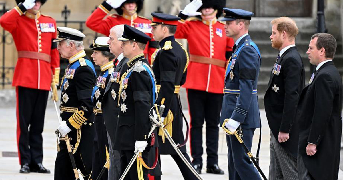 What are the military uniforms worn by the royal family at Queen ...
