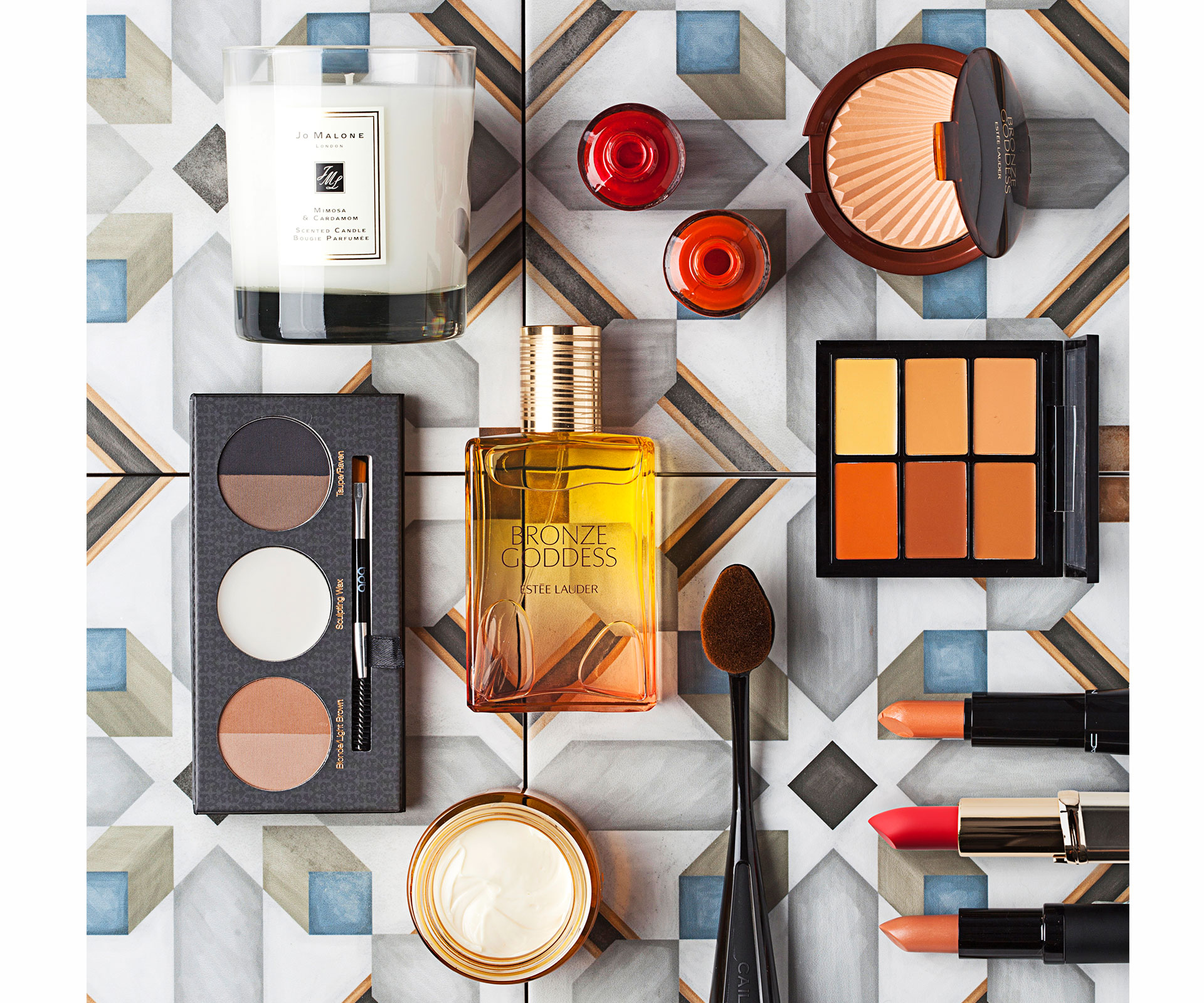 Makeup of Arabian essence